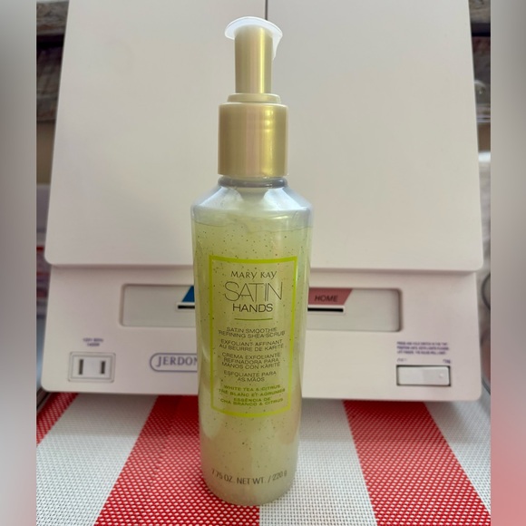 Mary Kay | Skincare | Mary Kay Satin Hands Shea Cream With Gold Pump ...